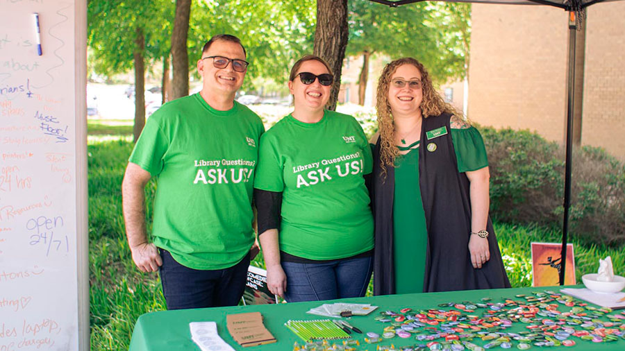 Public Services - University Libraries - UNT